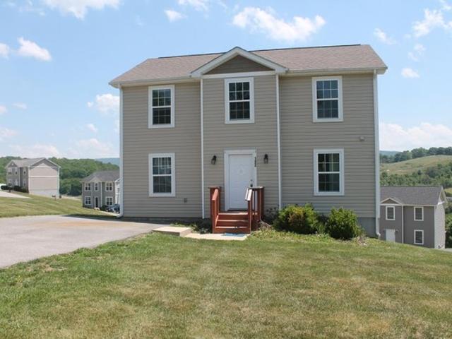 122 Prairie View Ln, Pembroke, VA 24136