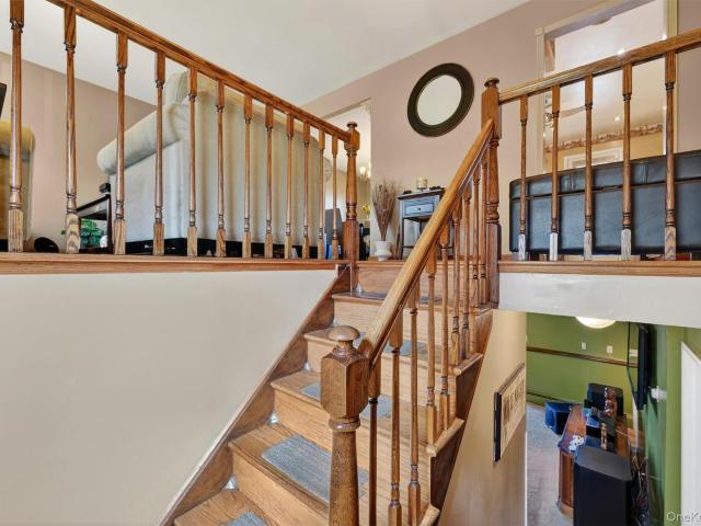 122 Rolling Meadows Road