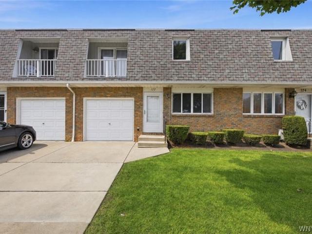 122 Rebecca Park, Buffalo, NY 14207