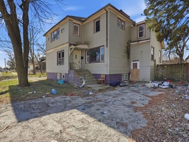 122 W 150th St, Harvey, IL 60426