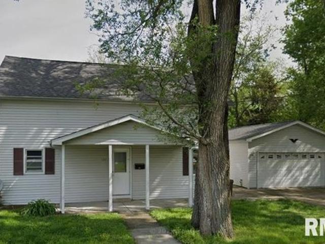 122 W Adams St, Auburn, IL 62615