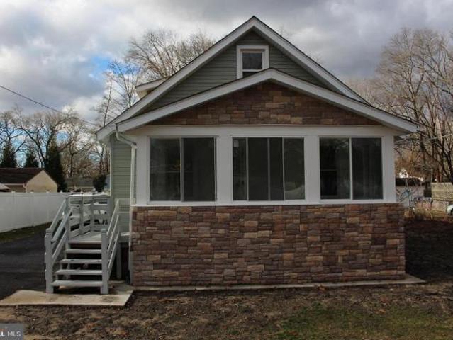 122 W Branch Ave, Pine Hill, NJ 08021