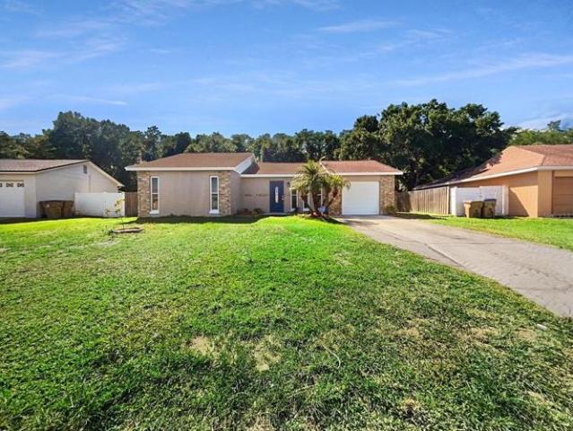 122 W Cedarwood Cir, Kissimmee, FL 34743