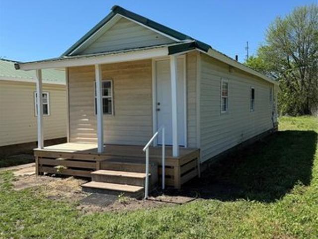 122 W Choctaw St, Holdenville, OK 74848