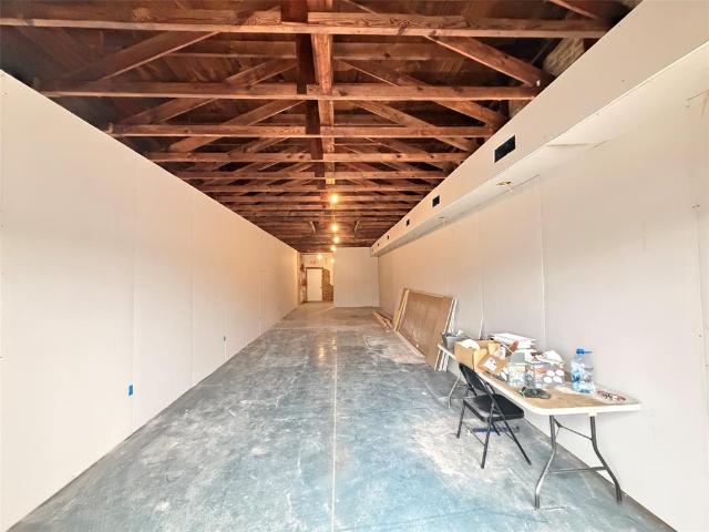 122 W Mccart Street
