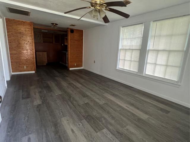122 W Pecan Lane