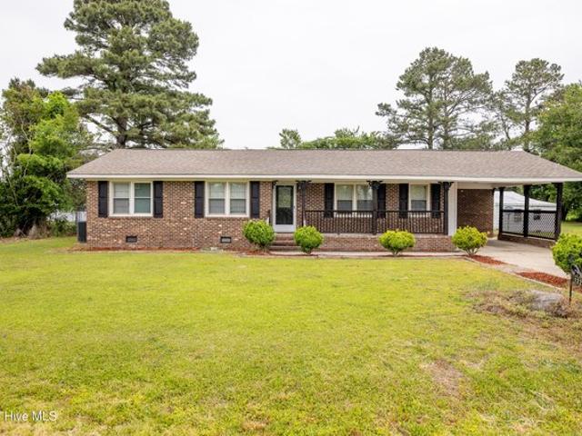 122 W Pine Forest Rd, Mount Olive, NC 28365