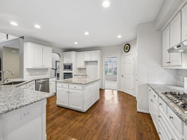 122 Woodland Cove