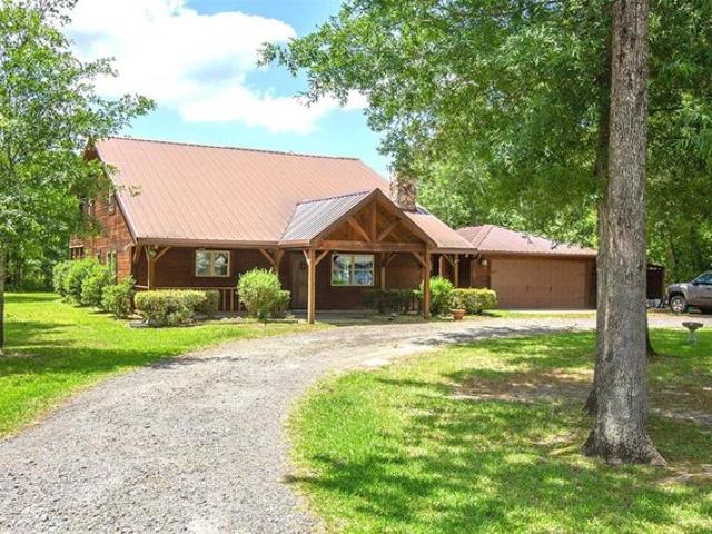 122 Woodshire Ln, Sour Lake, TX 77659