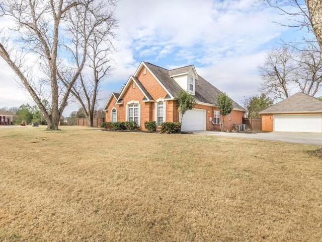 122 Wavertree Dr, Warner Robins, GA