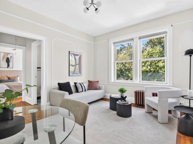 122 West 39Th St # D2
