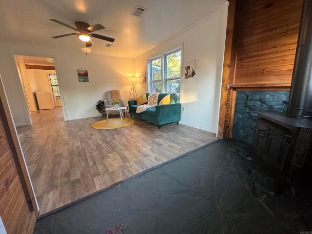 122 West Drive