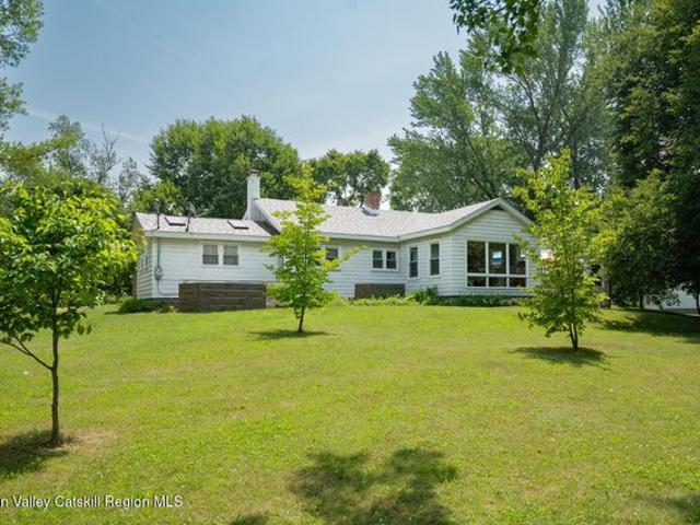 122 Tipple Rd, Ghent, NY 12075