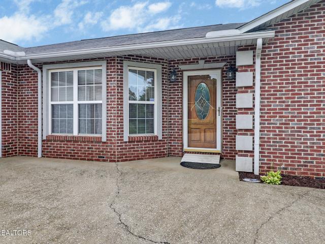 122 Twin Oaks Drive