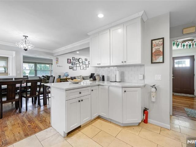 122 Village Circle West