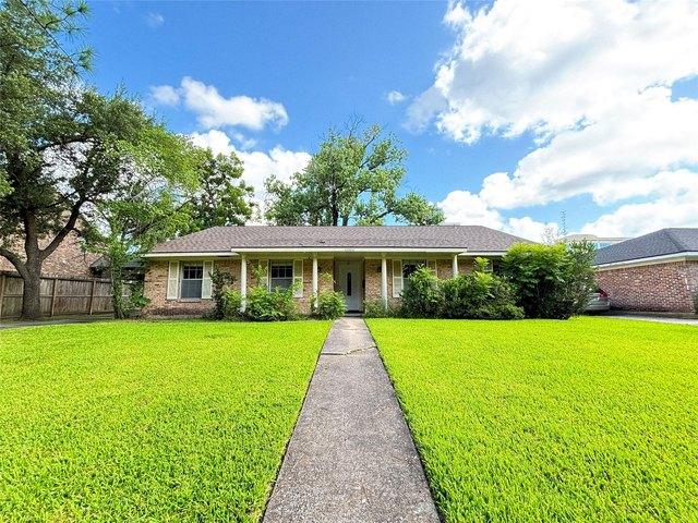 12342 Barryknoll Ln, Houston, TX 77024