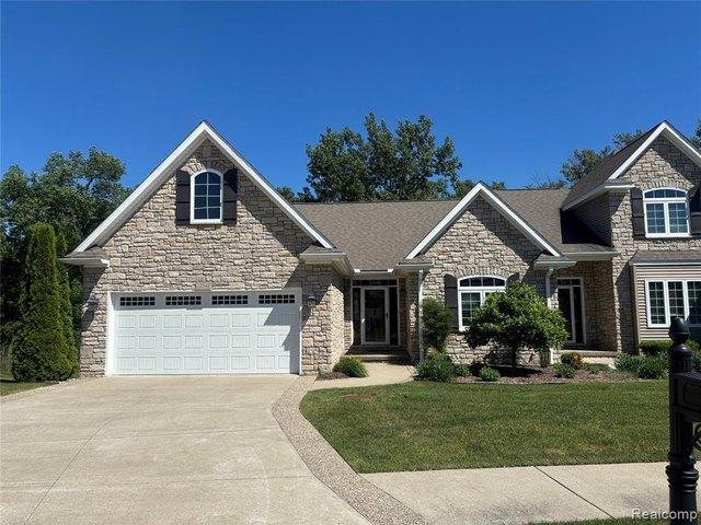 12347 Worthington Ct, Grand Blanc, MI 48439