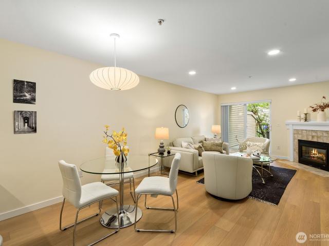 12345 Roosevelt Way NE # 209
