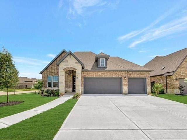 12346 Sweet Gum Dr, Mont Belvieu, TX 77523