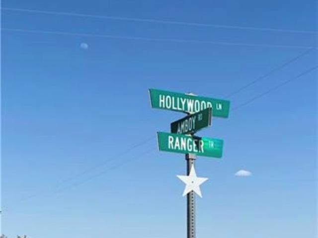 1234 Hollywood Lane