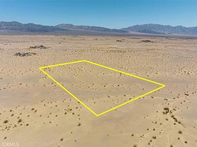 1234 Hollywood Ln, Twentynine Palms, CA 92277