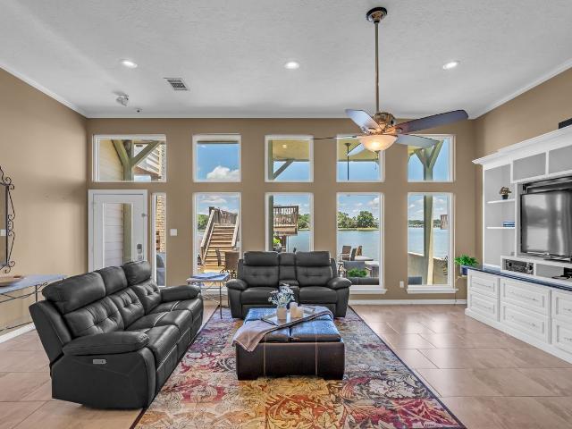 1234 Lake View Drive