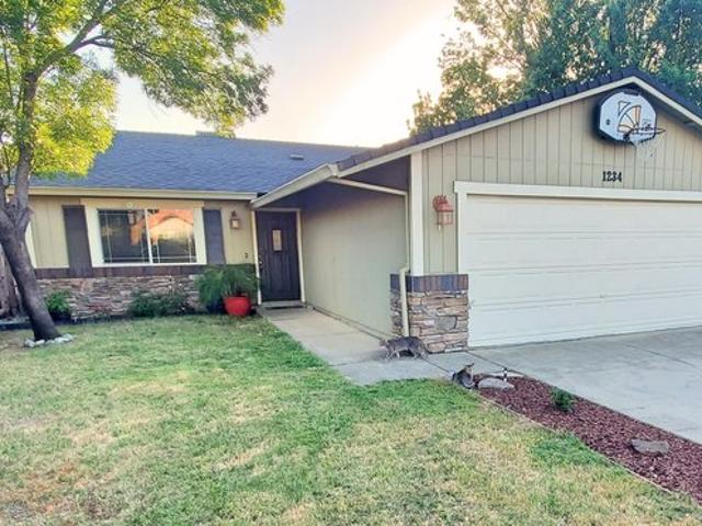 1234 Pershing St, Redding, CA 96003