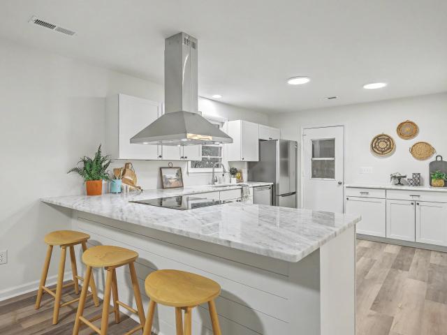 1234 Woodside Drive