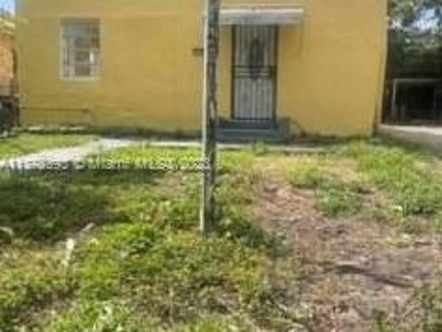 1234 29th Ter NW, Miami, FL 33142