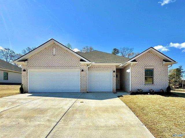 12350 Delia Ann Ln, Athens, AL 35613