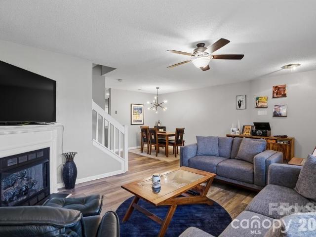 12350 Hennigan Place Lane