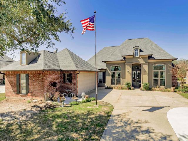 12351 Oak Brook Dr, Geismar, LA 70734 | MLS #BR2026003 | Compass