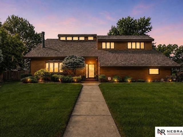 12357 Seward St, Omaha, NE 68154