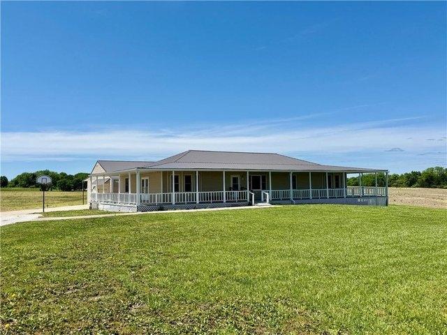 12356 Elkhorn Rd, Rayville, MO 64084