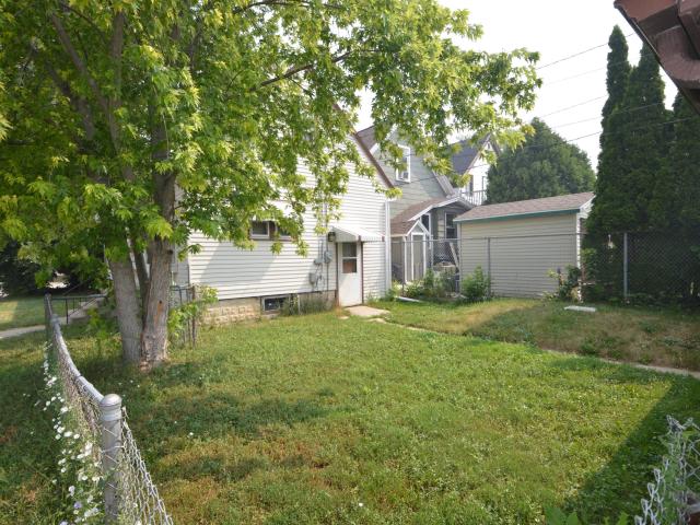 1235 Monroe Ave