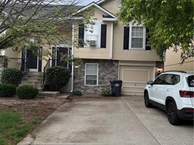 1235 NW Ashley Ln, Grain Valley, MO 64029