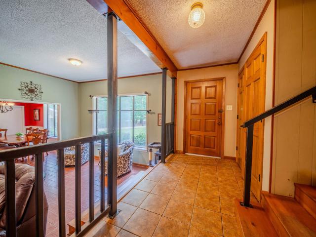 1235 N Charleys Loop