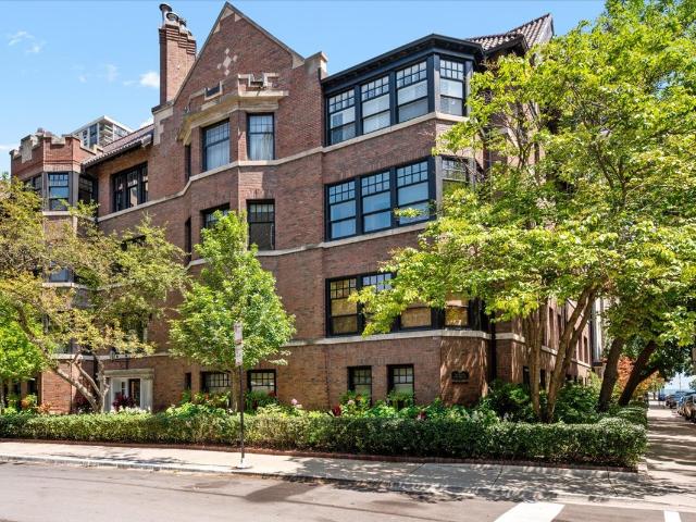 1235 N Astor Street # 2N