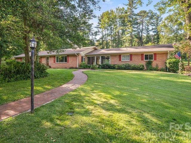 1235 Ashby Ln, Hendersonville, NC 28791