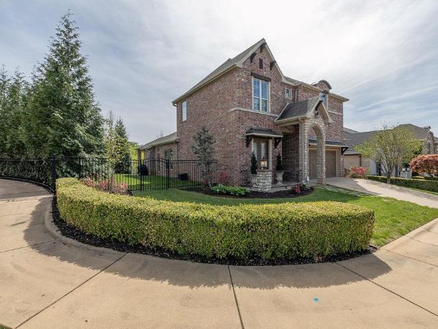 1235 E Adelaide Lane
