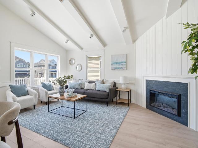 1235 Haven Ave