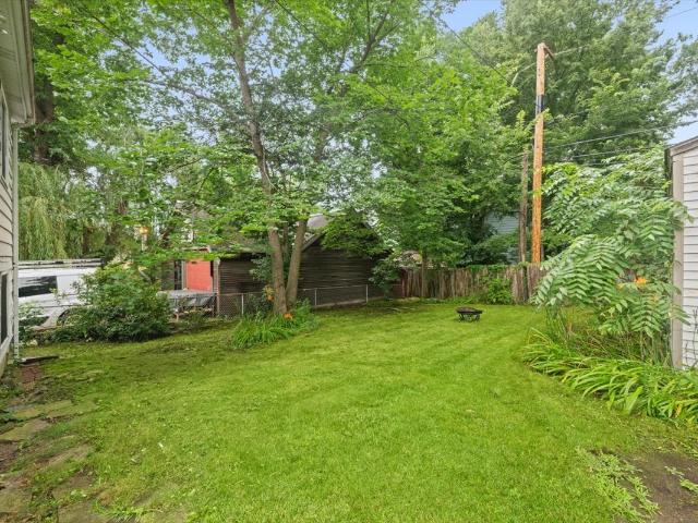 1235 Leon Place