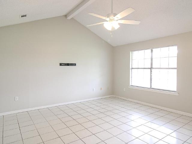 1235 Pineridge Way