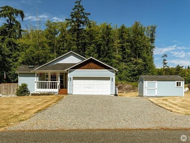 1235 Russell Dr, Coupeville, WA 98239