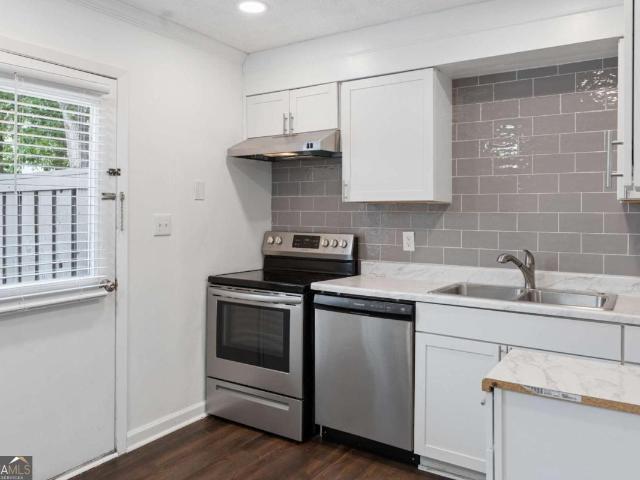 1235 Riverside Drive C8