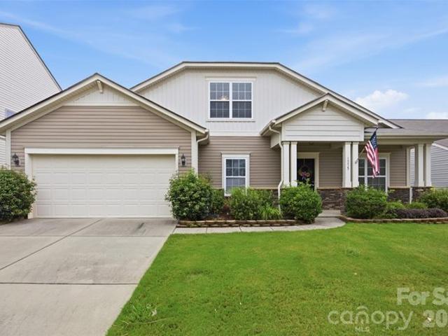1235 Tranquil Falls Ln, Matthews, NC 28104