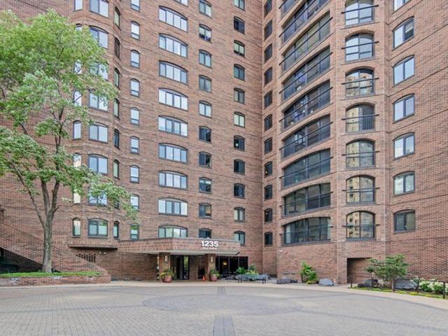 1235 Yale Pl Apt 808, Minneapolis, MN 55403