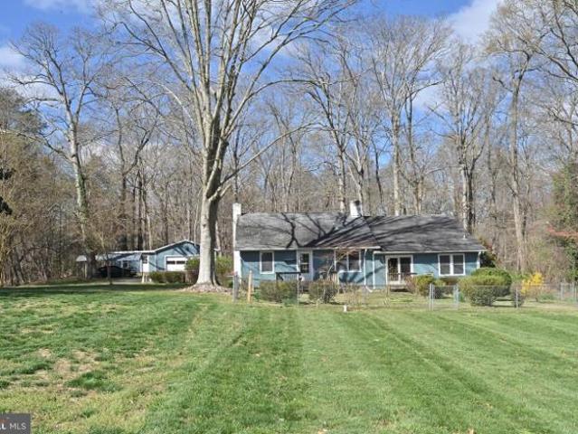 12365 Henderson Rd, Clifton, VA 20124