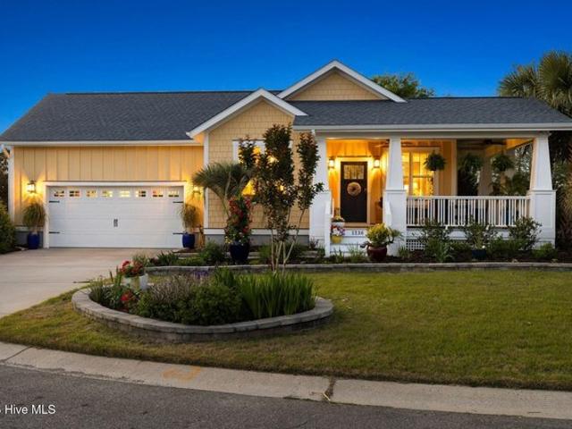 1236 N Caswell Ave, Southport, NC 28461