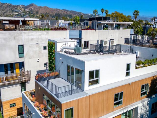 1236 N Fairfax Avenue 3